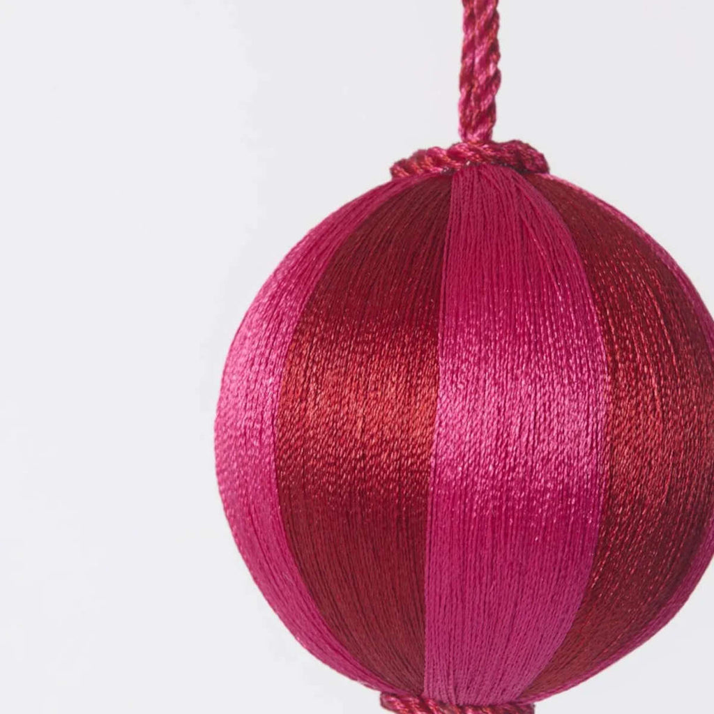 Vixen & Velvet La Dolce Vita Silk Stripe Bauble Red Pink 8cm | Minimax